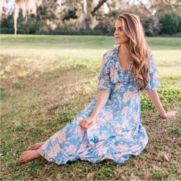 Gal Meets Glam | Dresses | Gal Meets Glam Shelby Blue Floral Maxi Dress ...